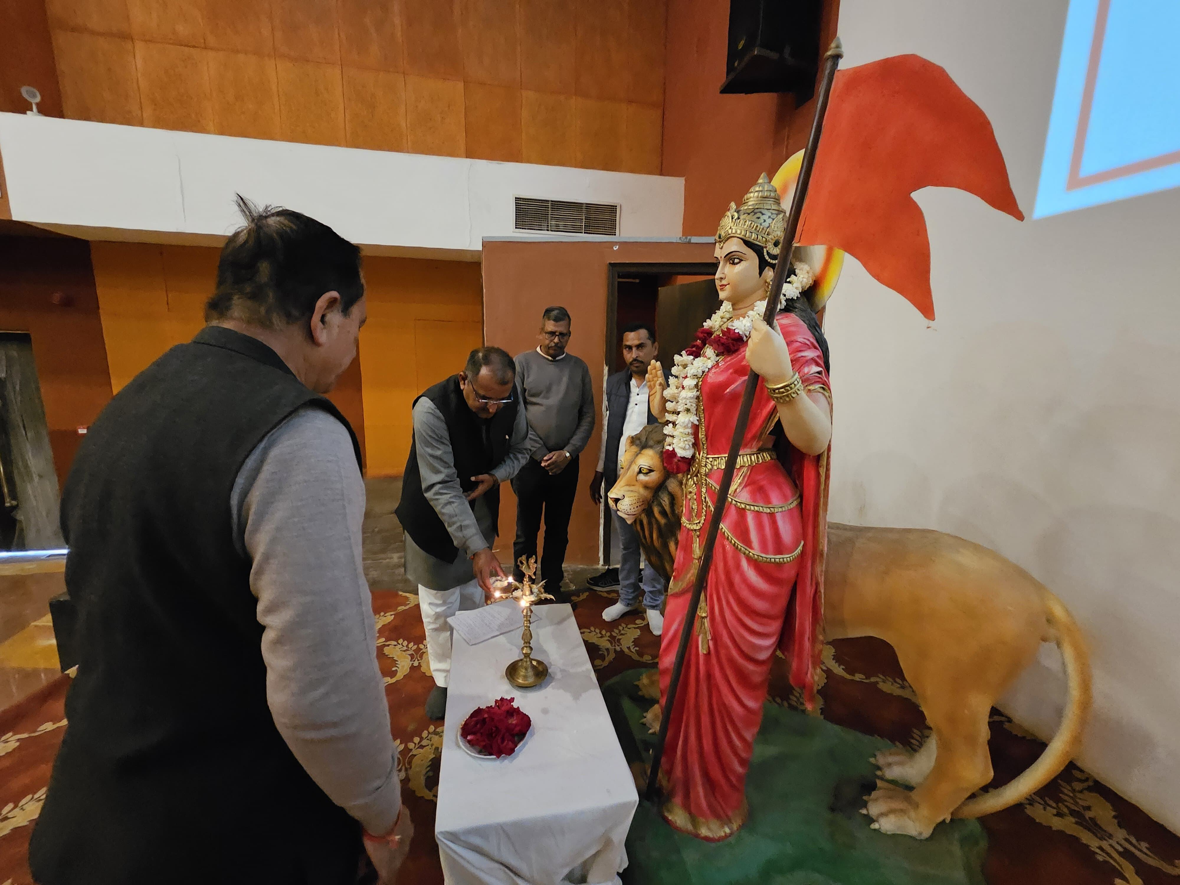 भारत की मत पंथ परंपरा का मूल सनातन संस्कृति: निम्बाराम | Sanatan ...