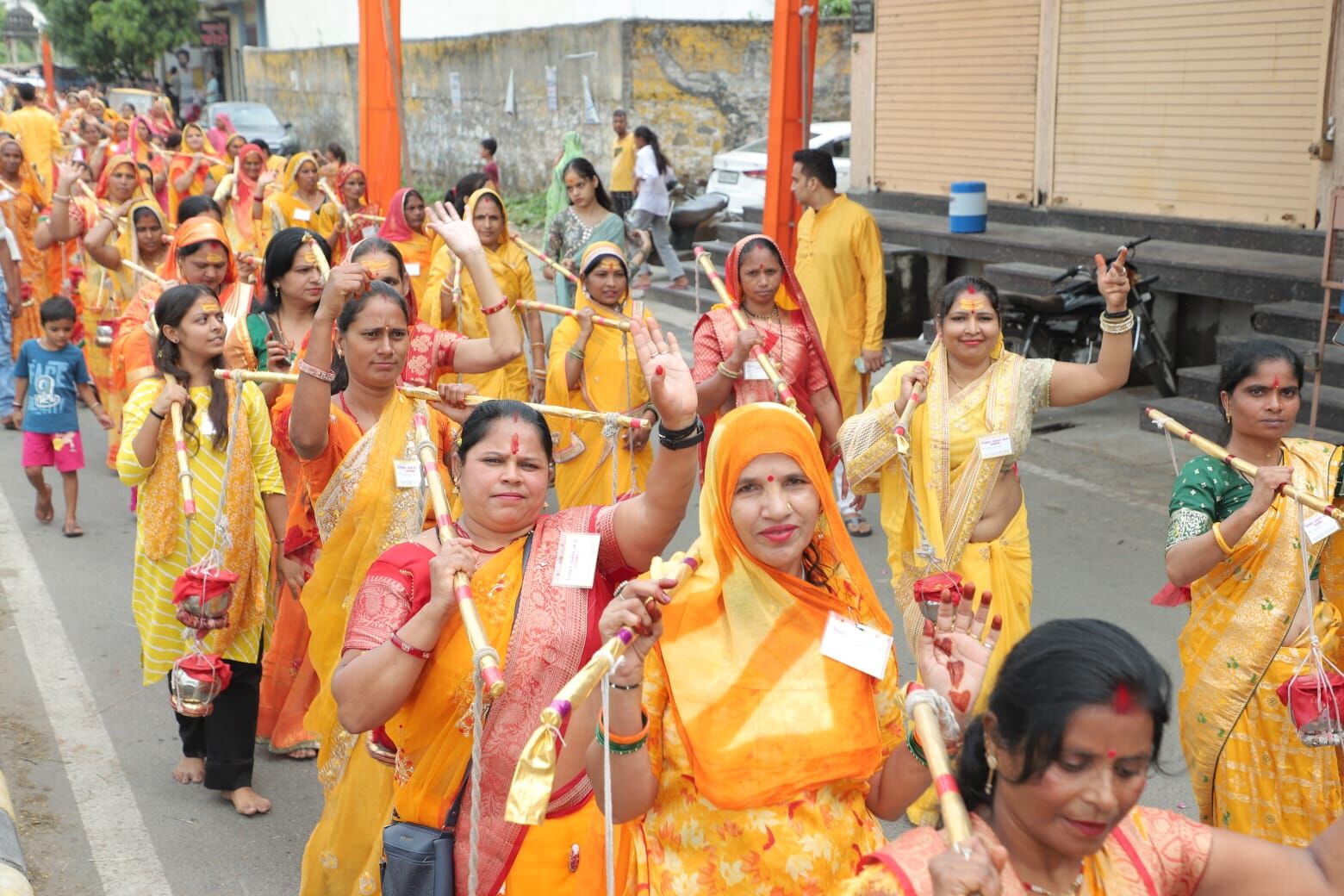 नेहरू विहार में कावड़ यात्रा का आयोजन, गुंजा हर-हर महादेव व बम-बम भोले ...